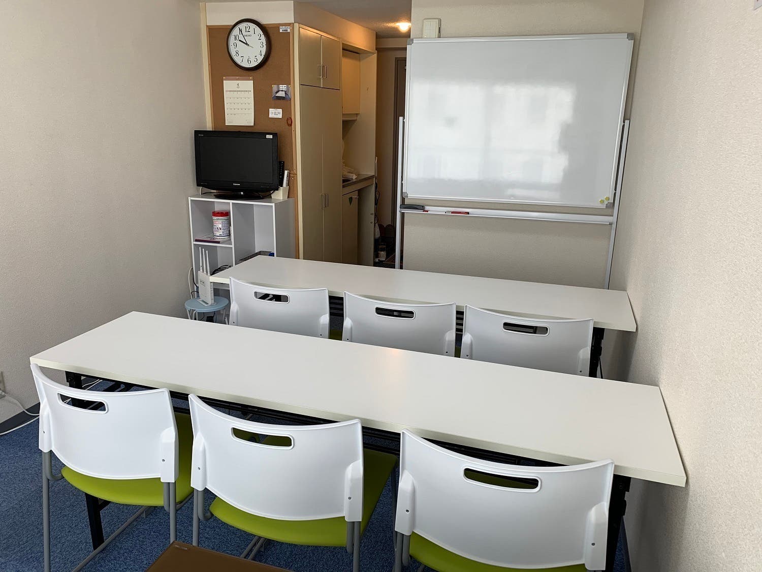 女性利用多数（日本橋駅・茅場町駅歩3分）各種教室、会議、商談、面接、研修、撮影、ボードゲーム、自習等に最適な個室スペースの写真14