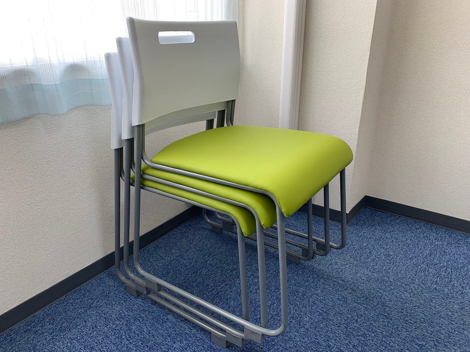 女性利用多数（日本橋駅・茅場町駅歩3分）各種教室、会議、商談、面接、研修、撮影、ボードゲーム、自習等に最適な個室スペースの写真16