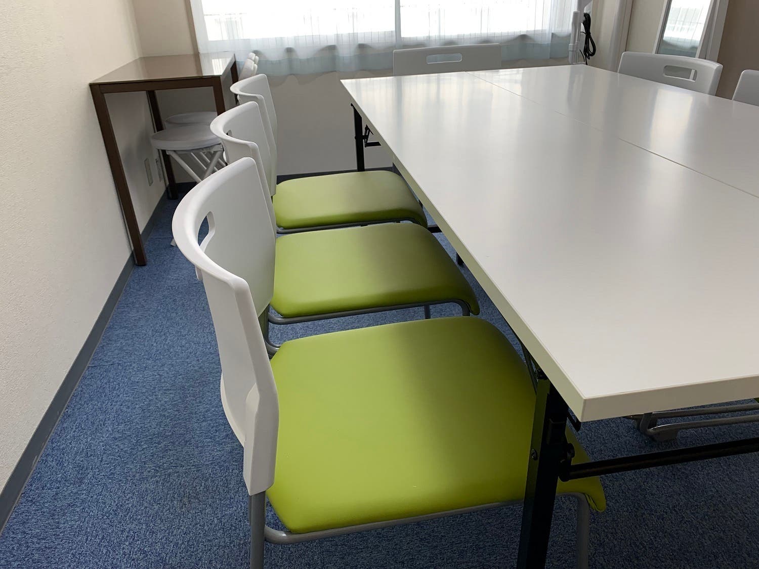 女性利用多数（日本橋駅・茅場町駅歩3分）各種教室、会議、商談、面接、研修、撮影、ボードゲーム、自習等に最適な個室スペースの写真17