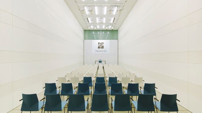 【銀座駅 徒歩2分】天井高約6M 開放的でスタイリッシュなホワイトキューブの空間・リモート収録にも!の写真1