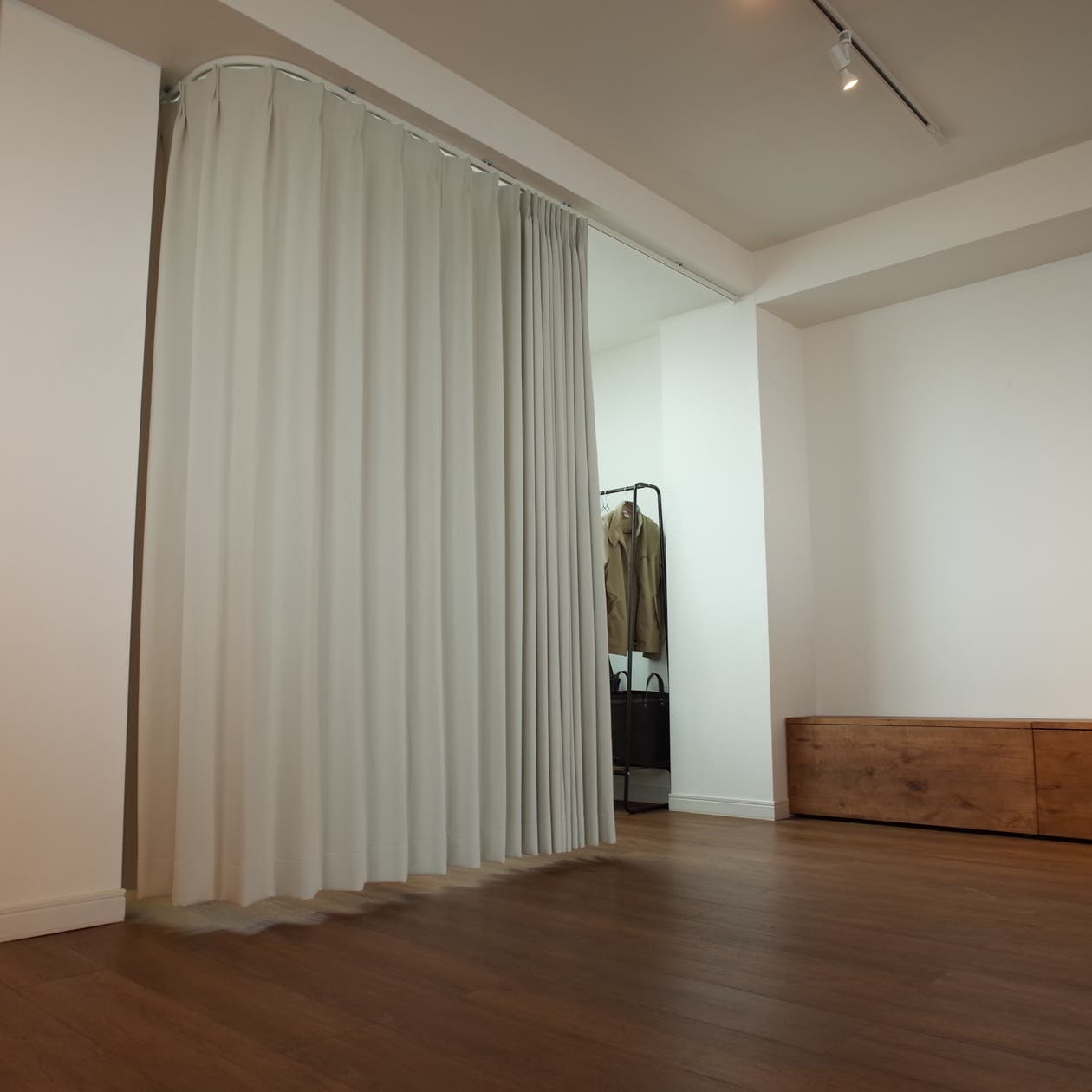 自然光／３面採光／姿見／プロジェクター【駒沢大学駅徒歩４分】会議や撮影におすすめの明るいスペースです♪の写真7