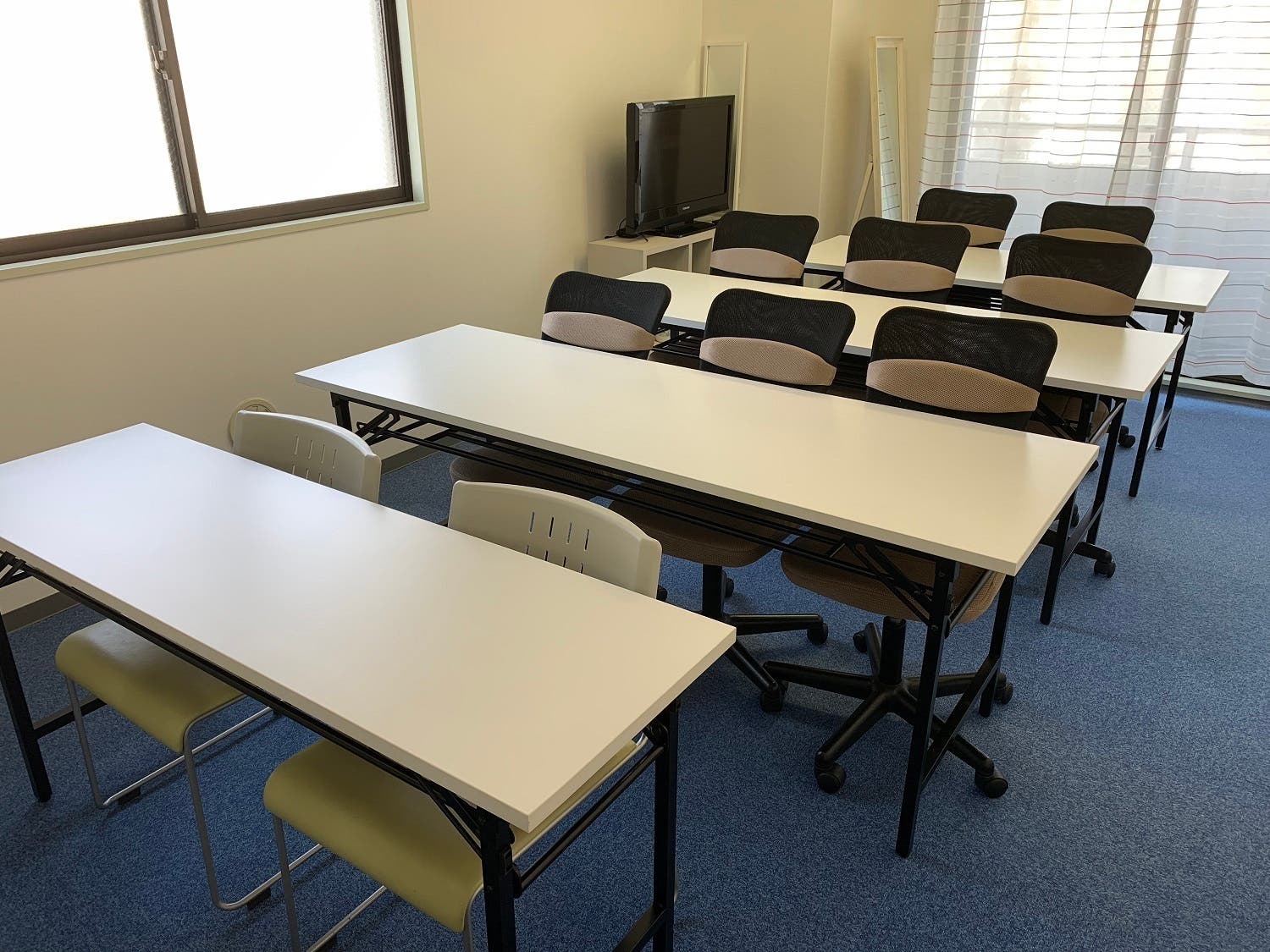 リピーター多数【東西線飯田橋歩30秒・ＪＲ飯田橋歩3分】各種教室、会議、商談、面接、研修、撮影、ボドゲ等に最適な個室スペースの写真7