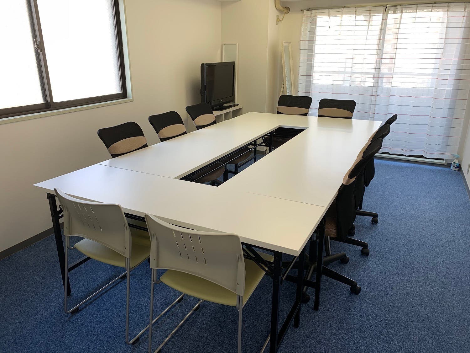 リピーター多数【東西線飯田橋歩30秒・ＪＲ飯田橋歩3分】各種教室、会議、商談、面接、研修、撮影、ボドゲ等に最適な個室スペースの写真20