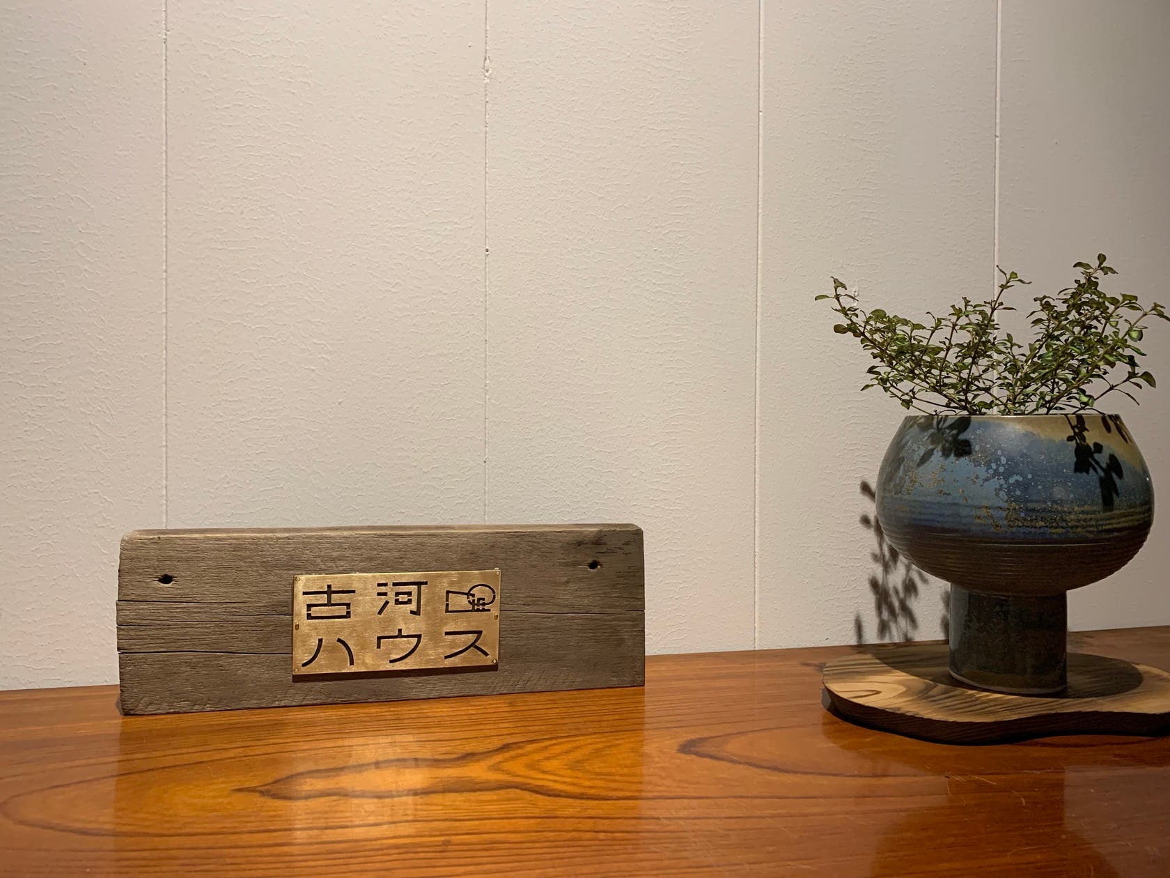 384㎡の贅沢な空間：離れ付きの庭とサンルームのある邸宅の写真21