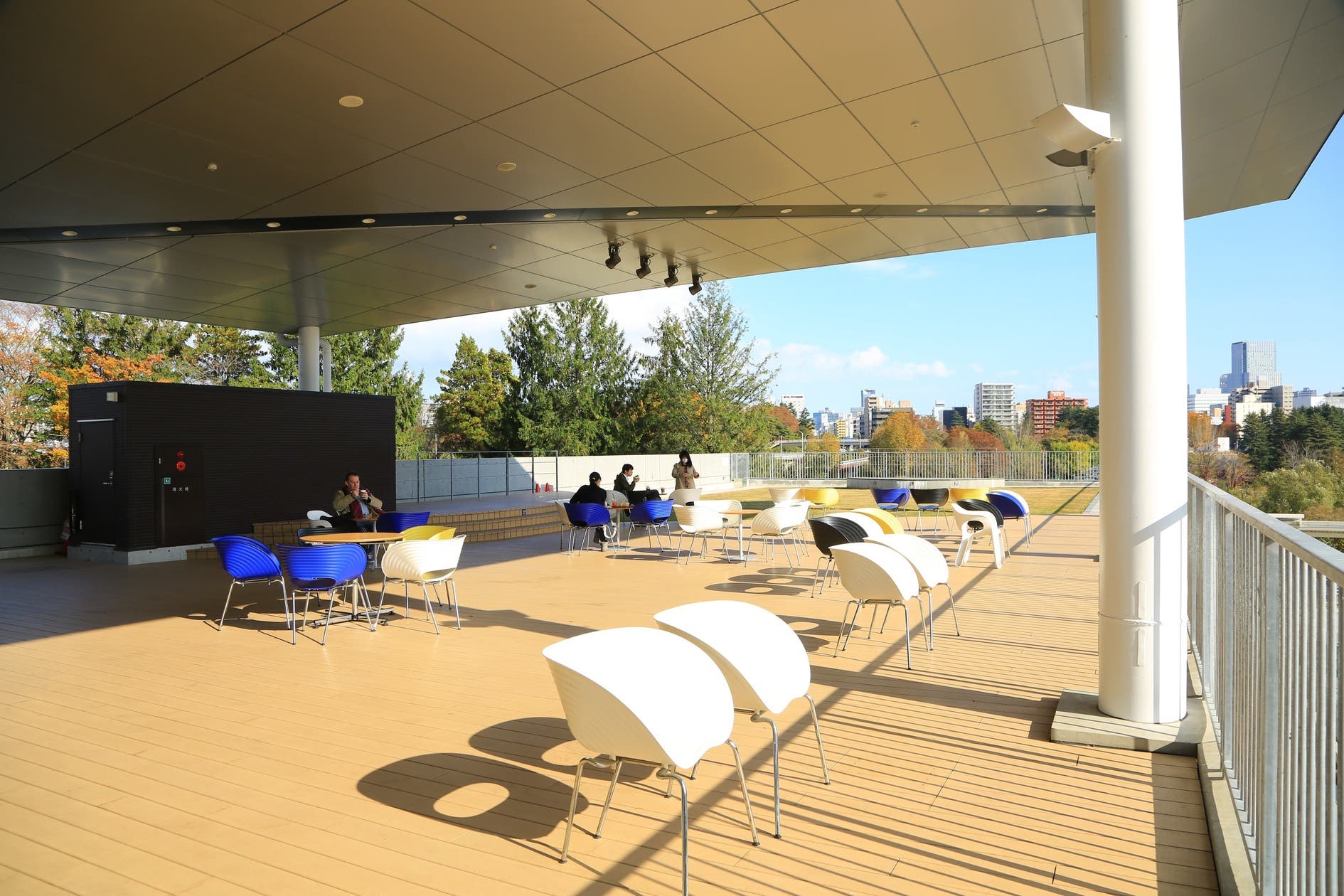 国際センター駅舎2F CAFÉ併設イベントスペース『青葉の風テラス』　　の写真9