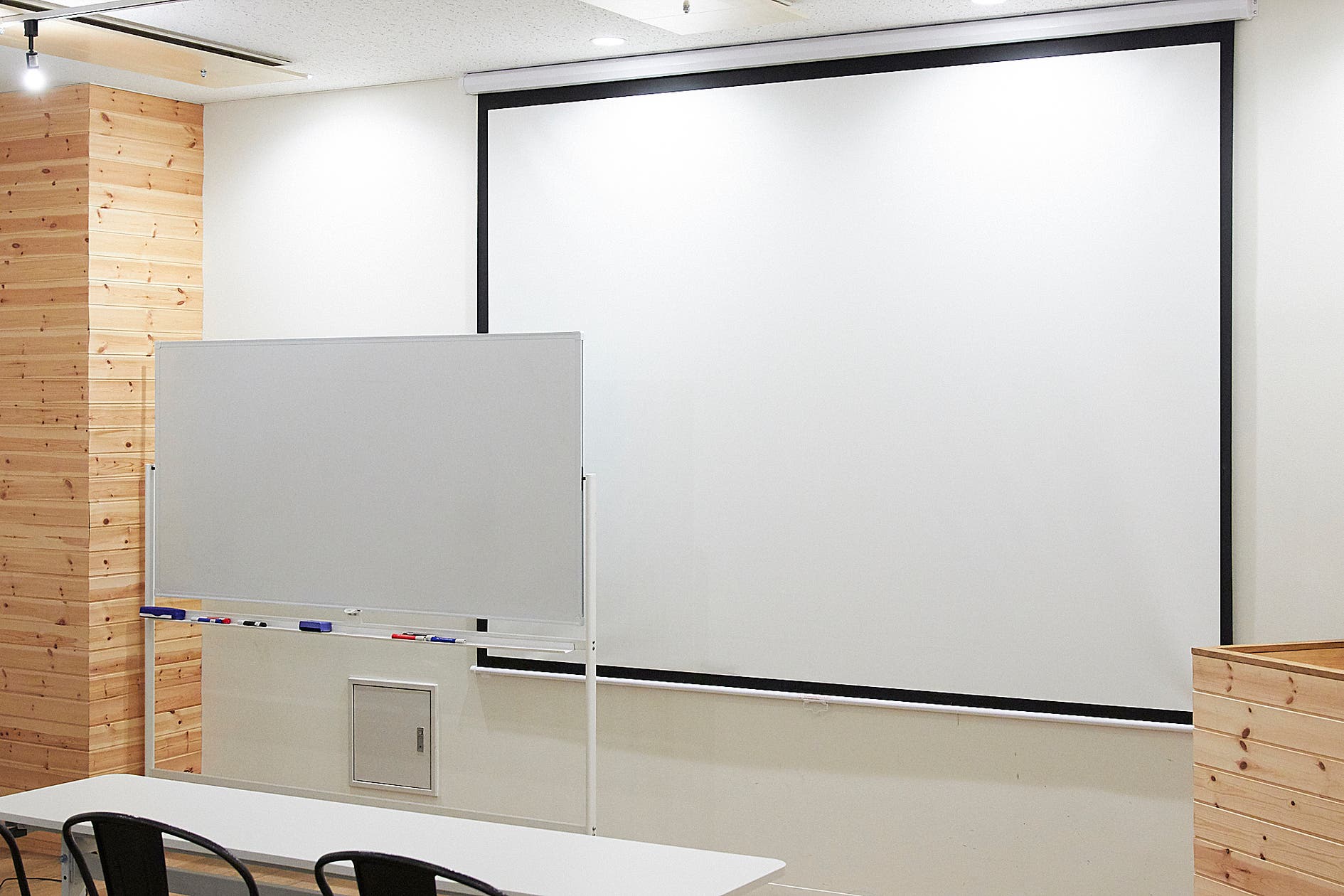 B【 品川駅 5分】オプション料金0円で設備・備品使い放題♪WiFi無料！清掃・消毒で衛生面も安心♥便利な駅近会議室の写真10