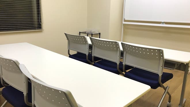 うめきた会議室《エイト232》【中津駅3分/梅田駅8分】WiFi完備!!/プロジェクター無料!(予約制)/ウォールハンガーの写真2