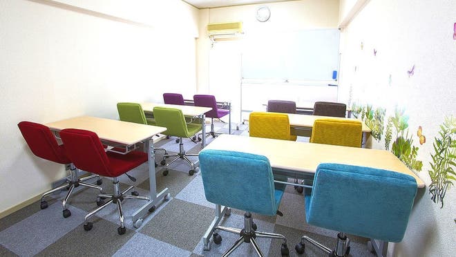 福岡天神南駅近く♪最大14名収容♪ 室内設備無料! 光回線Wi-Fi・プロジェクター等の写真2