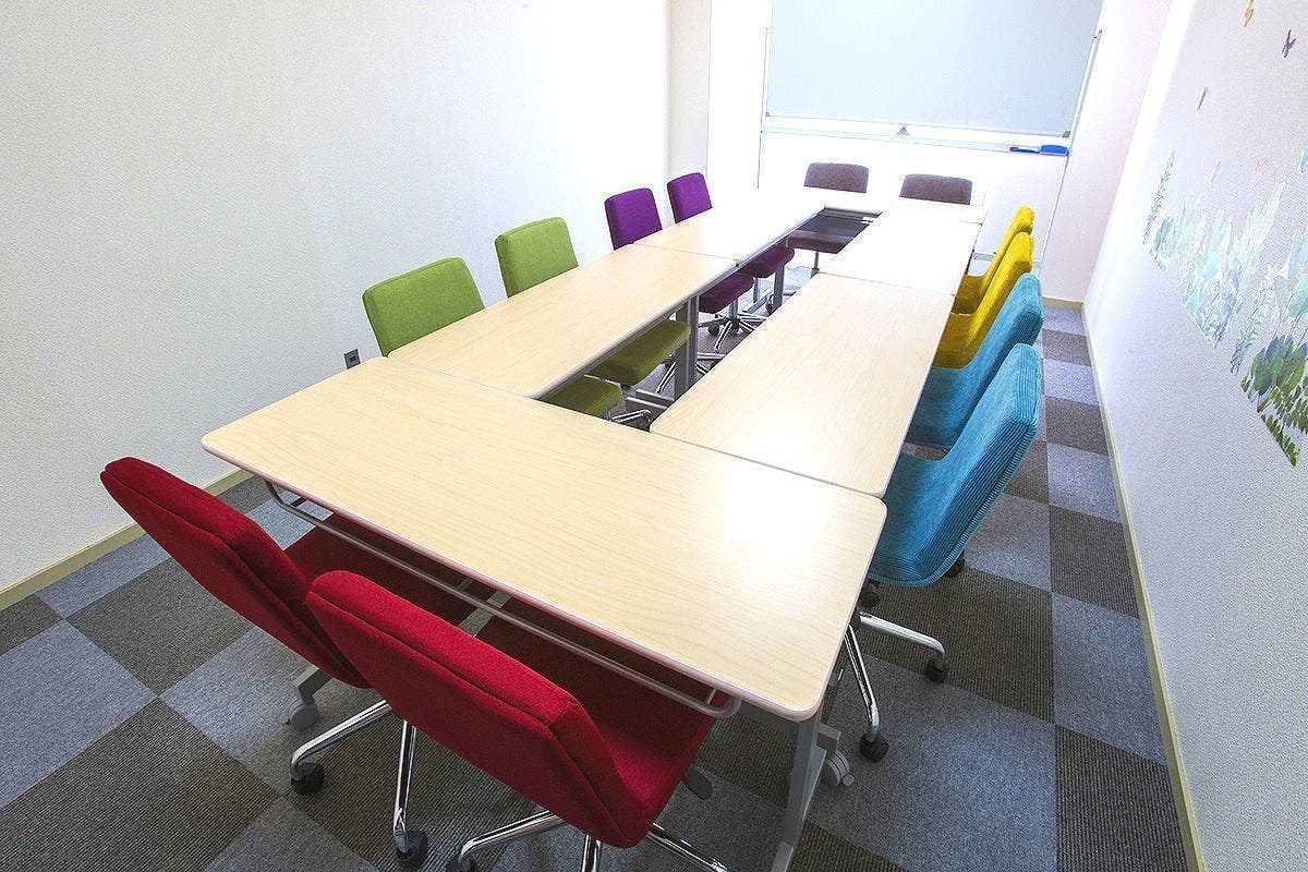 福岡天神南駅近く♪最大14名収容♪　室内設備無料！ 光回線Wi-Fi・プロジェクター等の写真5