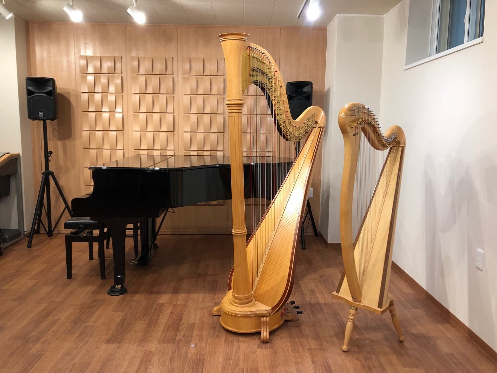 福岡市中央区の音楽スタジオ！グランドピアノ・グランドハープ・エレクトーン設置！練習・ミニコンサートに！の写真5