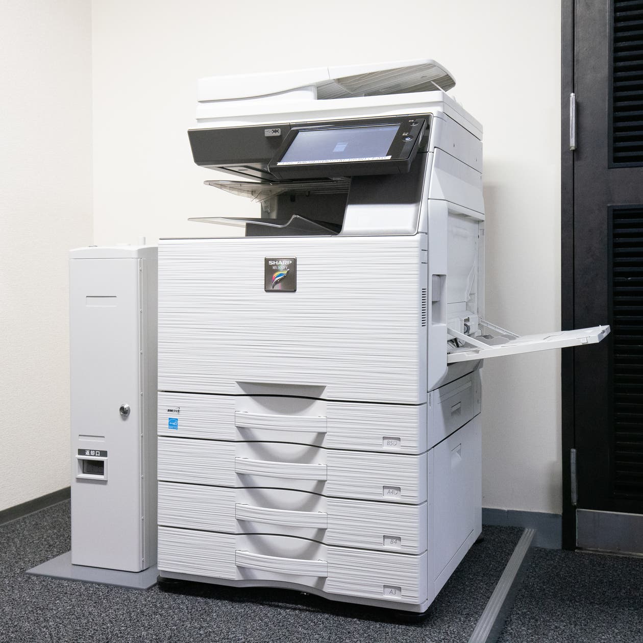 100名以上入ります！70～100人のセミナー・研修に最適。新橋・汐留駅から徒歩２分です。の写真13