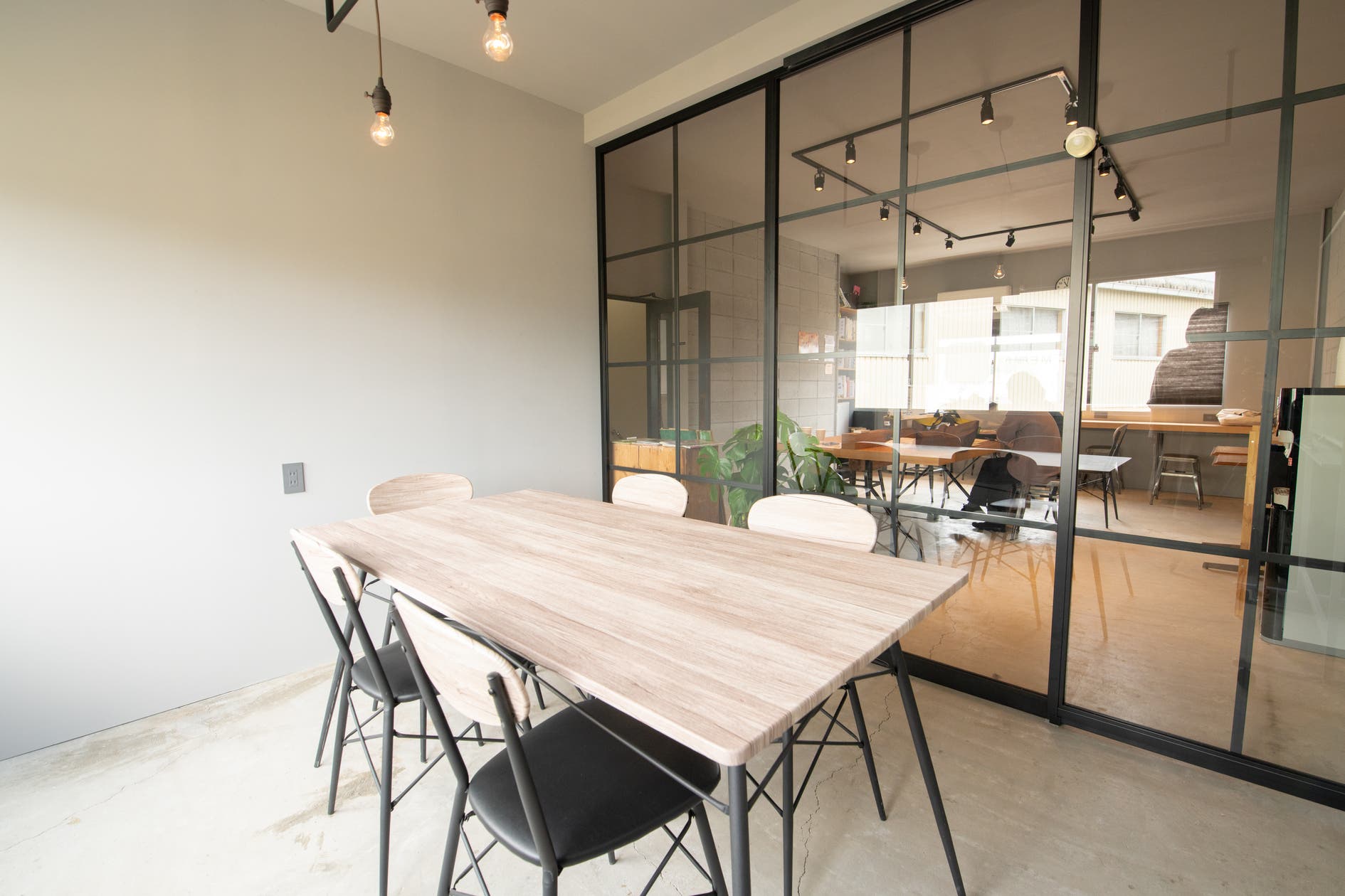 【丹波篠山コワーキング・ミーティングスペース】駐車場完備！の写真3