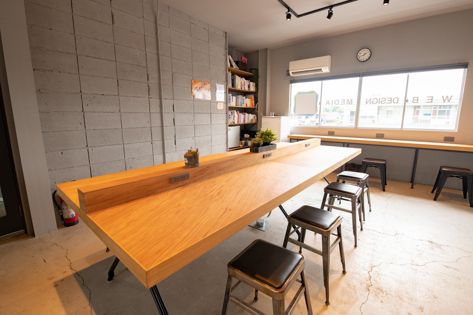 【丹波篠山コワーキング・ミーティングスペース】駐車場完備！の写真1