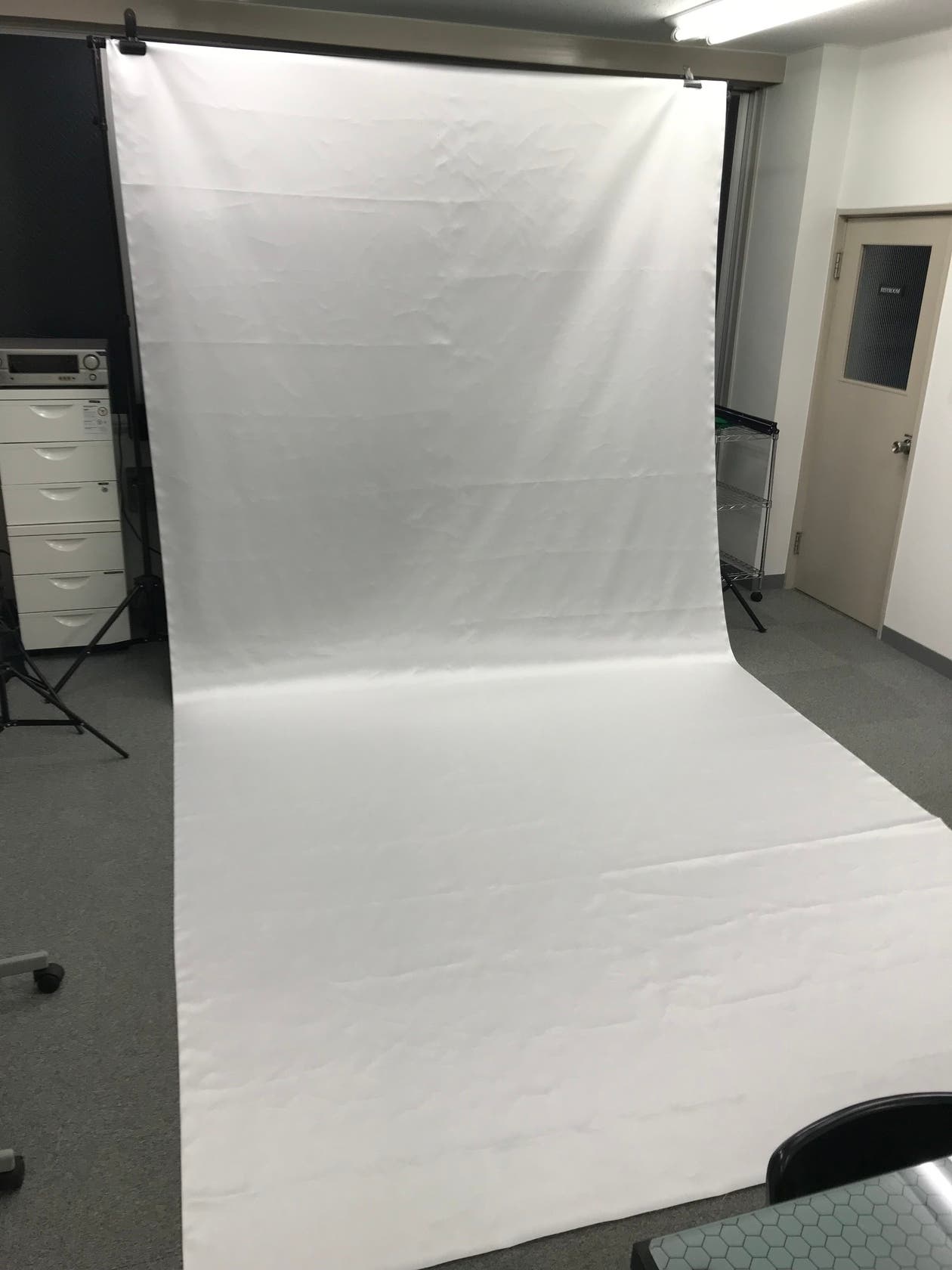 白いバックドロップの画像1