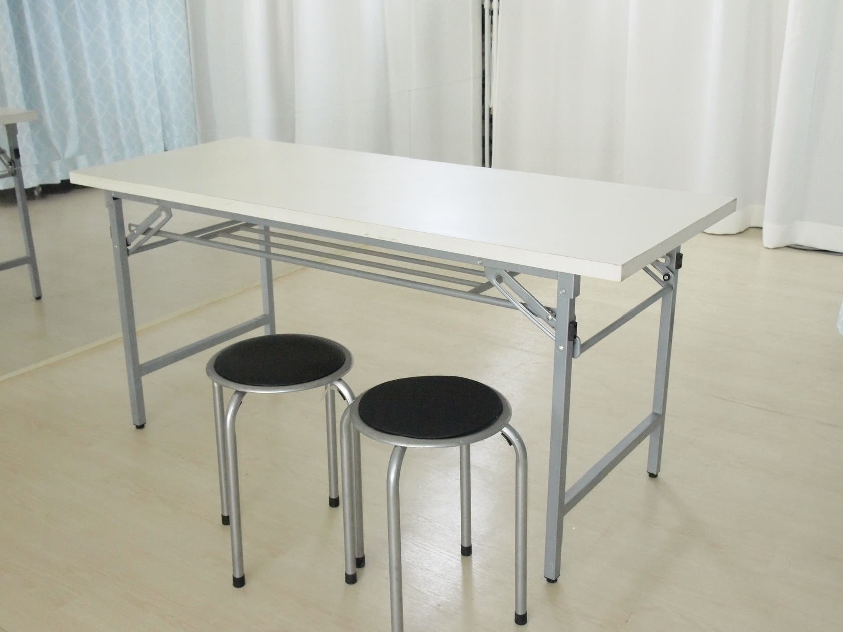 備品(長テーブル・パイプいす)の画像1