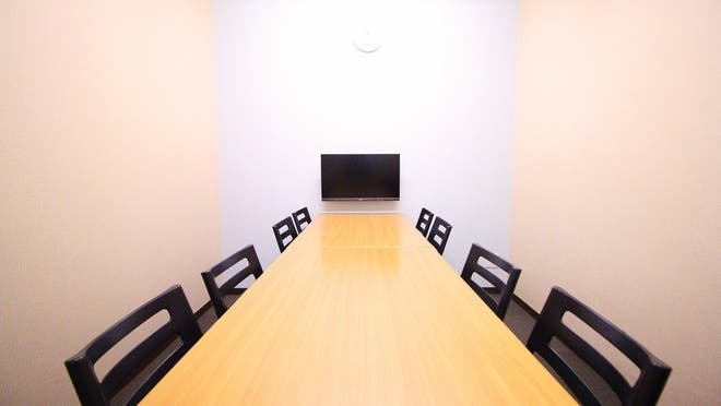 【東京駅最安!東京駅2分】会議に!モニター/WiFi/複合機全て無料!ふれあい貸し会議室 八重洲No13の写真1