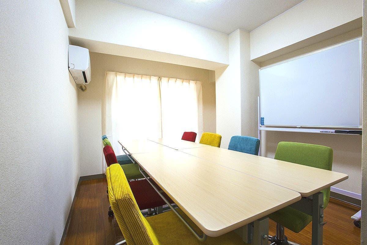 博多駅近く♪最大１０名収容♪室内設備無料！の写真5