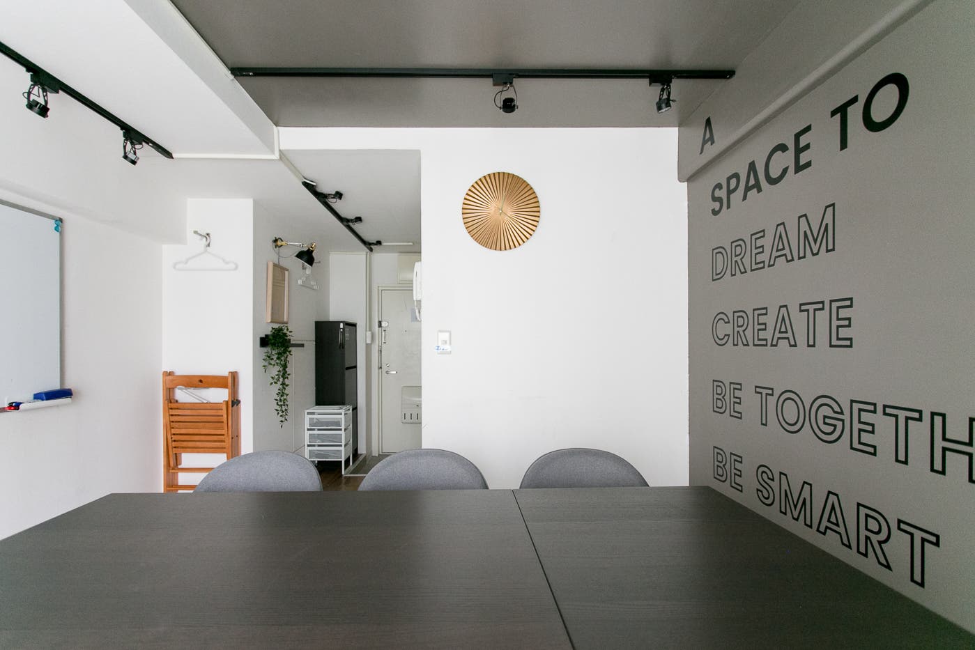 リノベーションしました！【池袋駅東口徒歩3分】WiFi無料+大型液晶モニター設置！の写真6