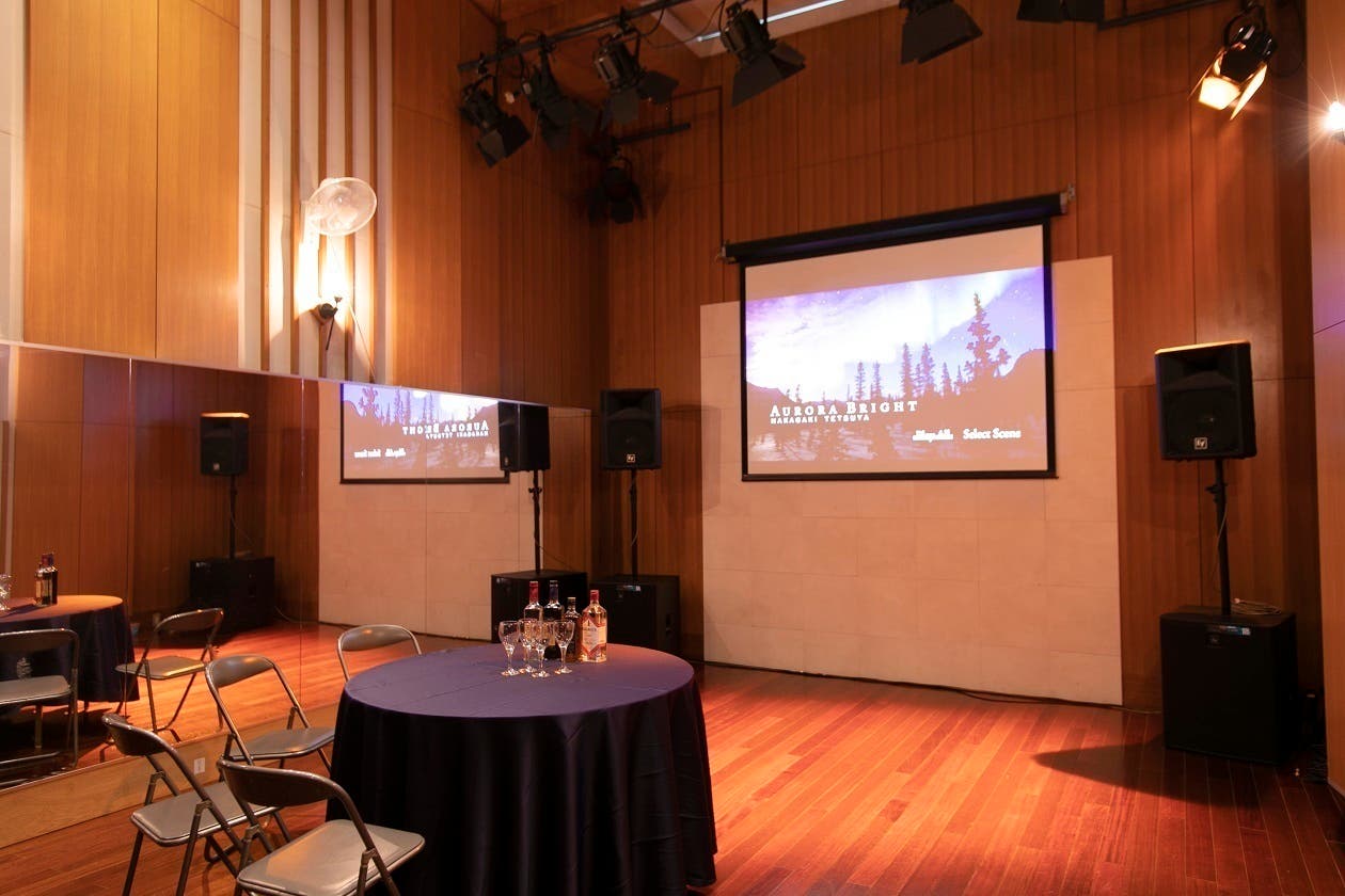 プロジェクター（EPSON　EH-TW6700)＆120インチスクリーンの画像1