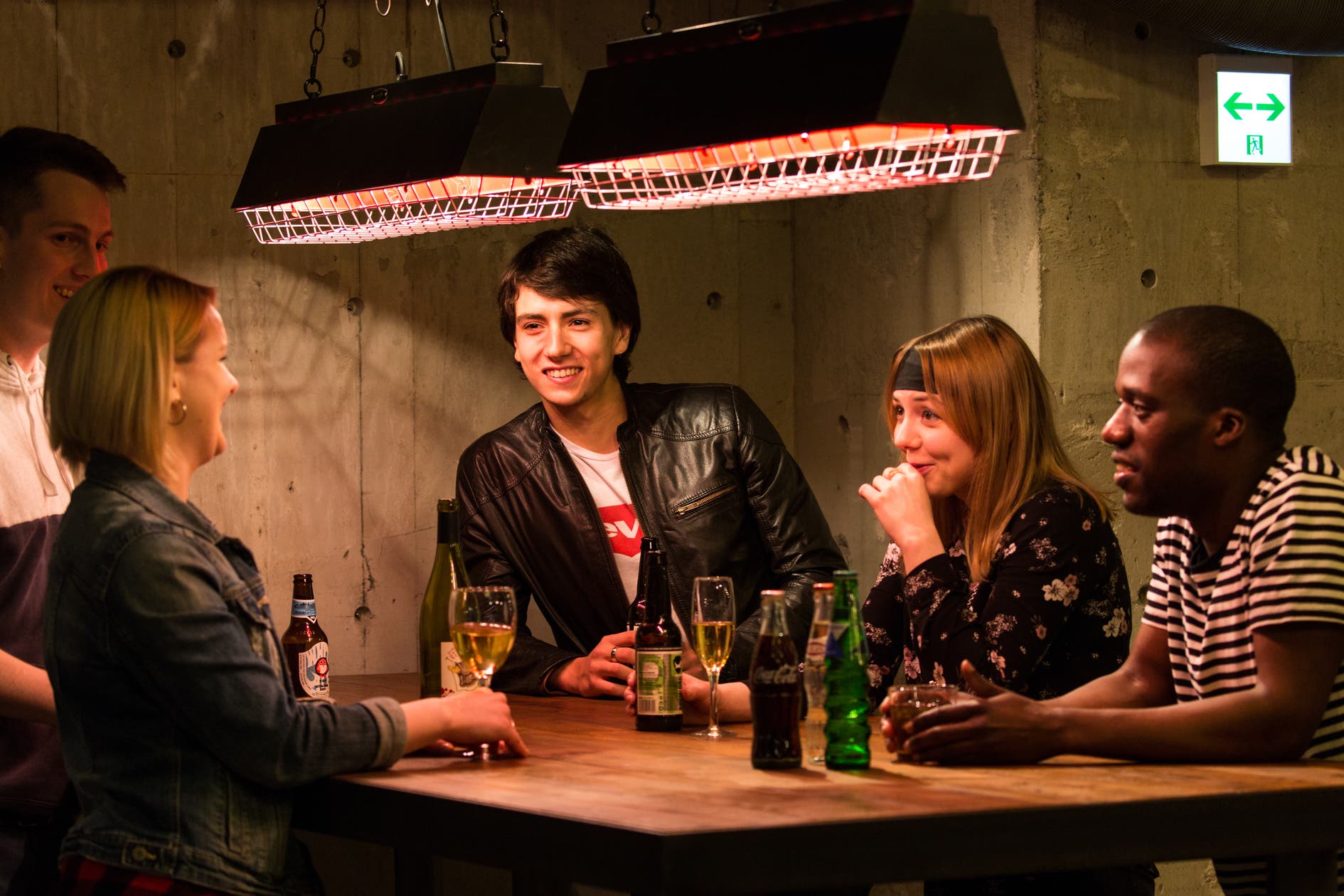 新宿三丁目10分🚶‍♂️最大60名収容👬カフェスペース🍷 撮影可能🎥の写真8