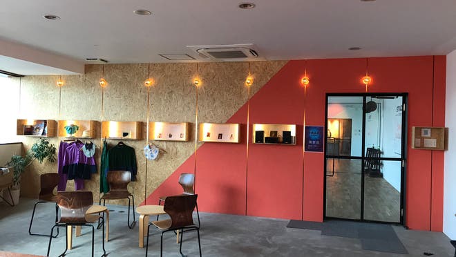 フローリングが気持ちいい広々したダンススタジオの写真2