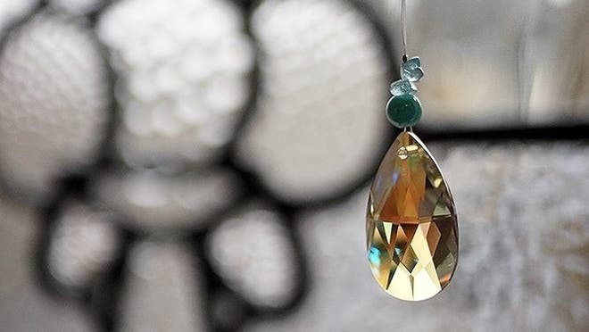 イギリス古民家造りのカフェ アンティークいっぱいの店内 季節の草花が咲いている庭 の写真12