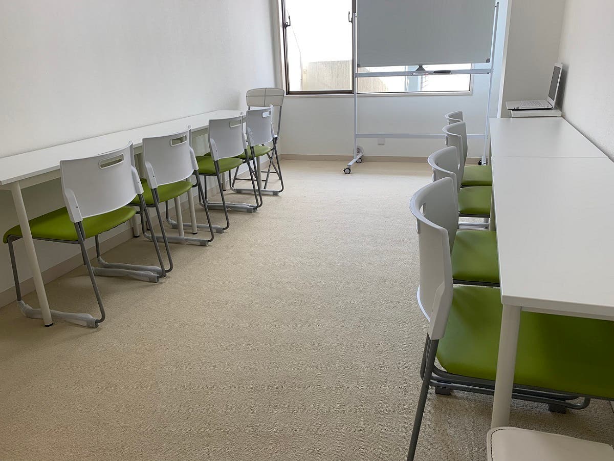 1号店//北口パルコ目の前【即予約可・高速度WiFi・除菌完備】各種教室、会議、商談、面接、撮影、ボードゲーム等に最適スペースの写真8