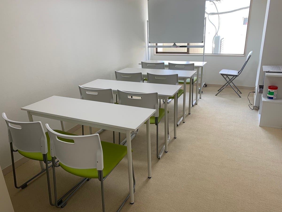 1号店//北口パルコ目の前【即予約可・高速度WiFi・除菌完備】各種教室、会議、商談、面接、撮影、ボードゲーム等に最適スペースの写真10