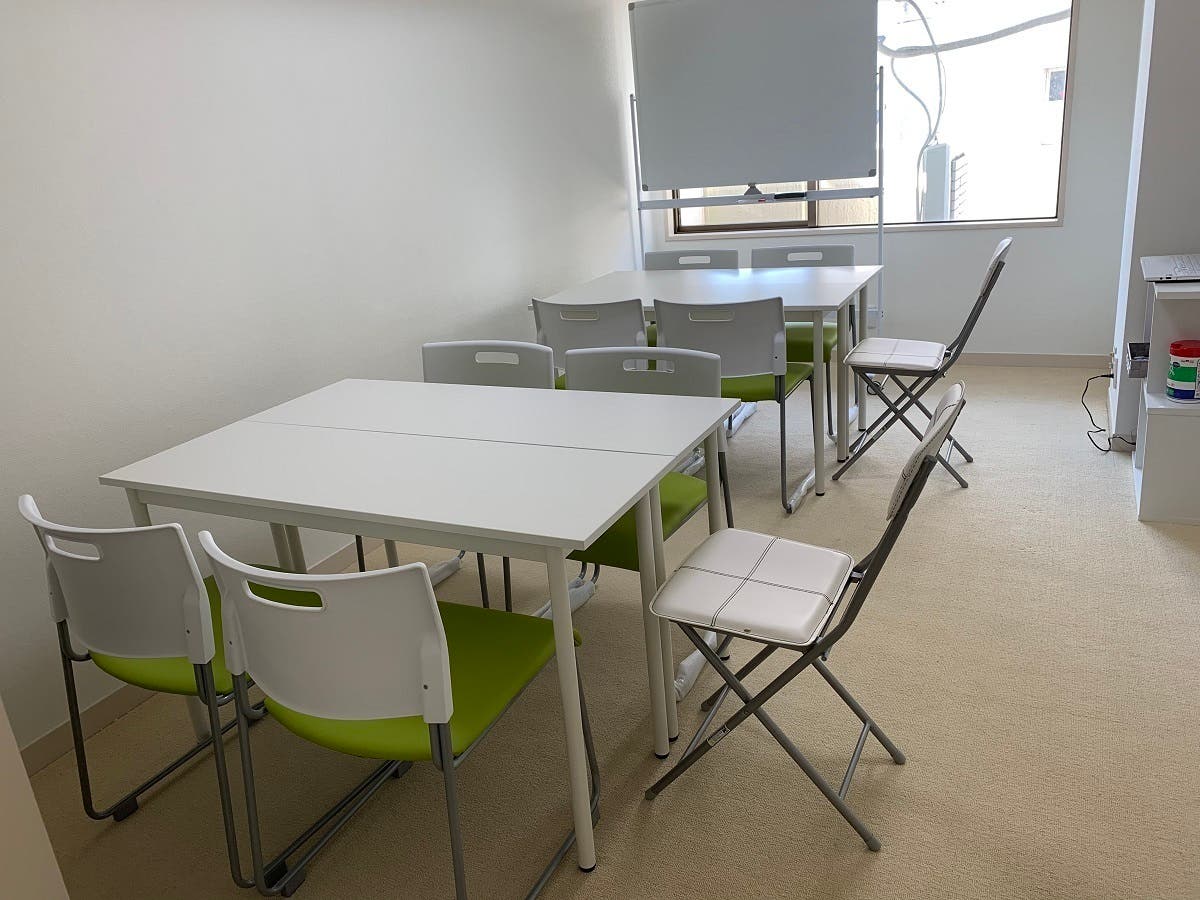 1号店//北口パルコ目の前【即予約可・高速度WiFi・除菌完備】各種教室、会議、商談、面接、撮影、ボードゲーム等に最適スペースの写真12