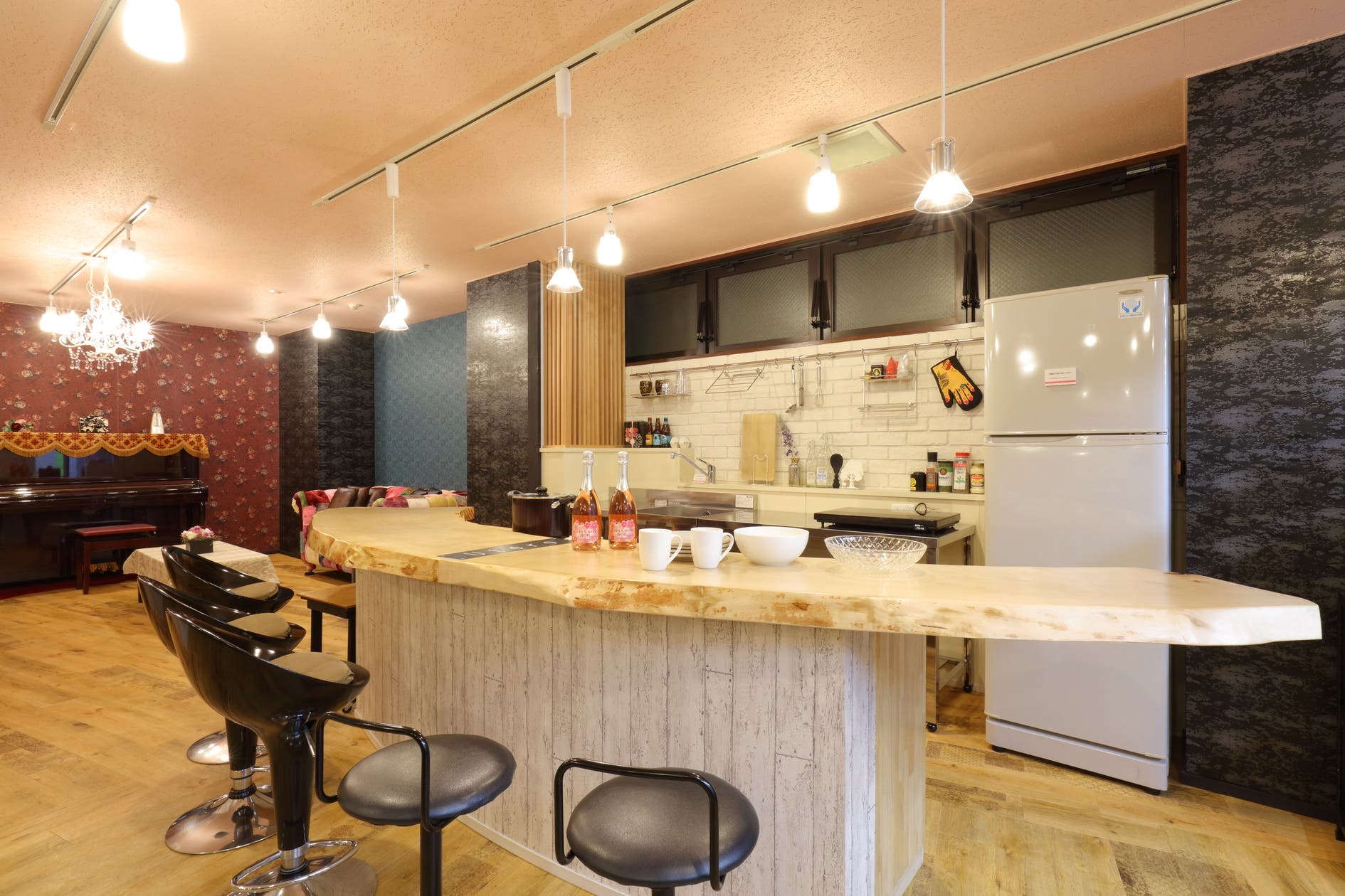 セカオワソファーやピアノ、キッチンがあるオシャレ空間 パーティー、コスプレ、YouTube、撮影【久屋大通 徒歩５分】の写真10