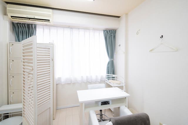 【横浜駅徒歩3分】ネイル専用レンタルサロン「モンレーブ Aブース」卓上ライト・LED &amp; UVライト完備！（貸切ではありません）の写真6