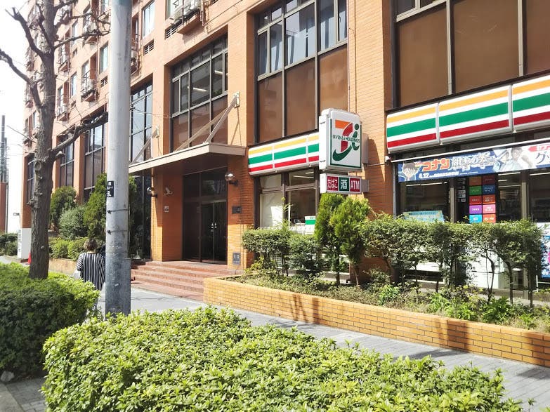 【横浜駅徒歩3分】ネイル専用レンタルサロン「モンレーブCブース」卓上ライト・LED & UVライト完備！（貸切ではありません）の写真15