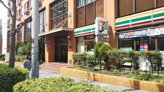 【横浜駅徒歩3分】ネイル専用レンタルサロン「モンレーブCブース」卓上ライト・LED & UVライト完備!(貸切ではありません)の写真15