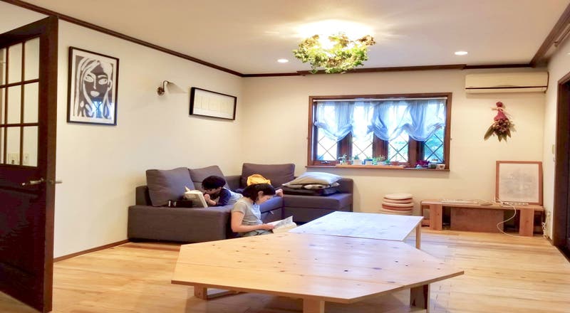 谷根千エリア【広々一軒家リビング〜ダイニング〜キッチン】大手町から電車7分/親睦会/上映会/撮影/ミーティング