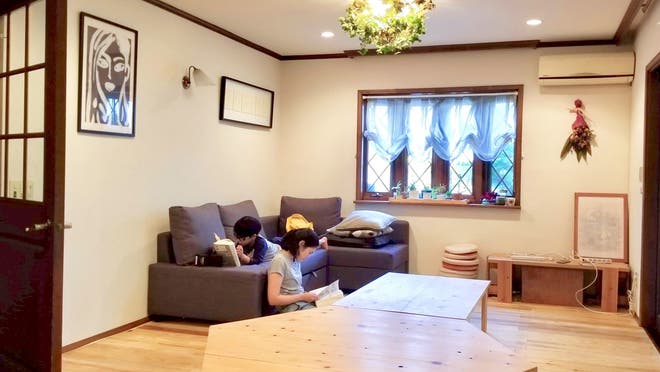 谷根千エリア【広々一軒家リビング〜ダイニング〜キッチン】大手町から電車7分/親睦会/上映会/撮影/ミーティングの写真1