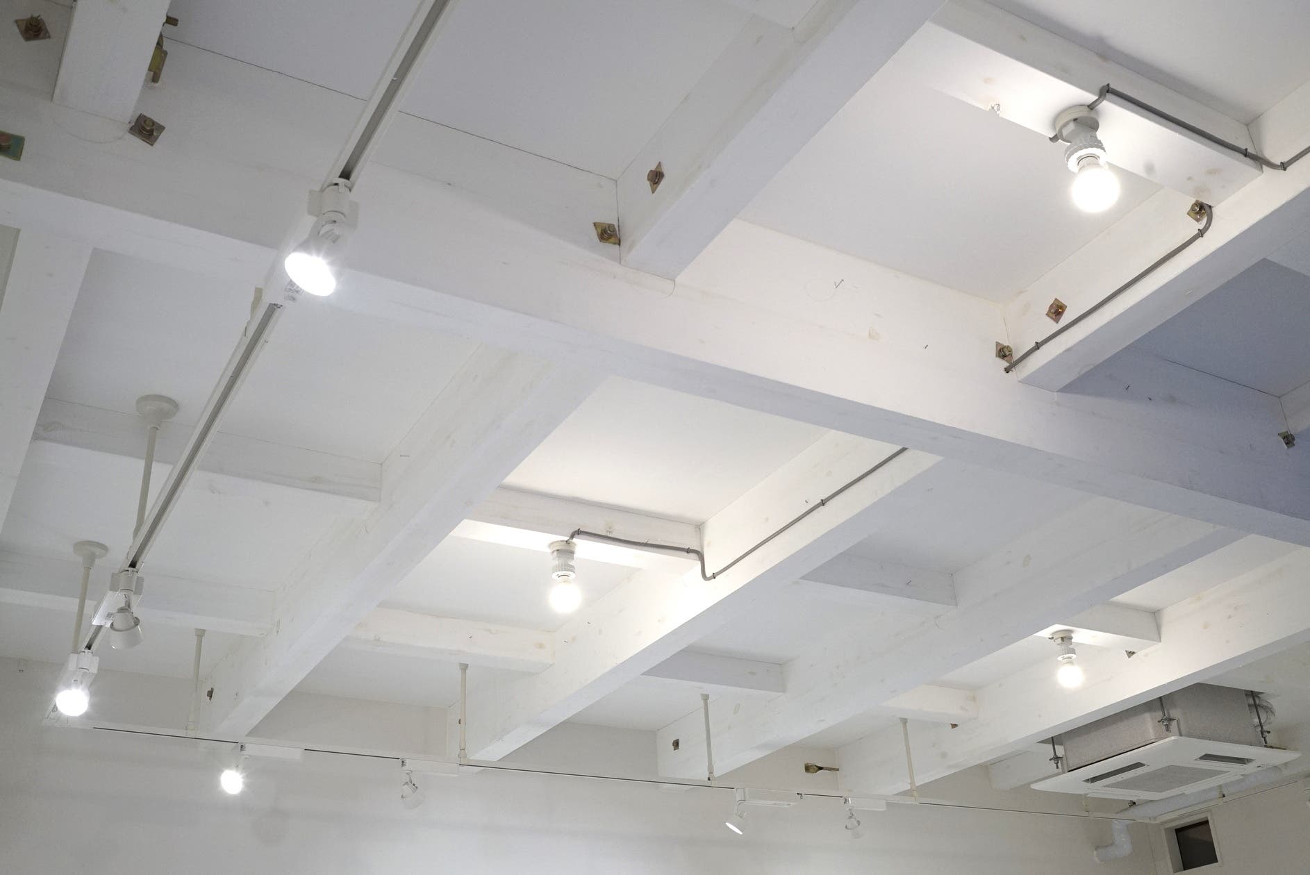 地下鉄烏丸線『丸太町』駅から徒歩８分！町屋をリフォームしたスペースです。の写真8