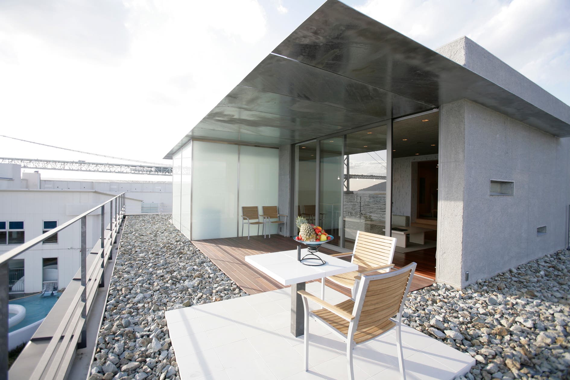 平日限定 海辺の絶景ホテル！レジデンシャル・スイートを貸切！の写真2