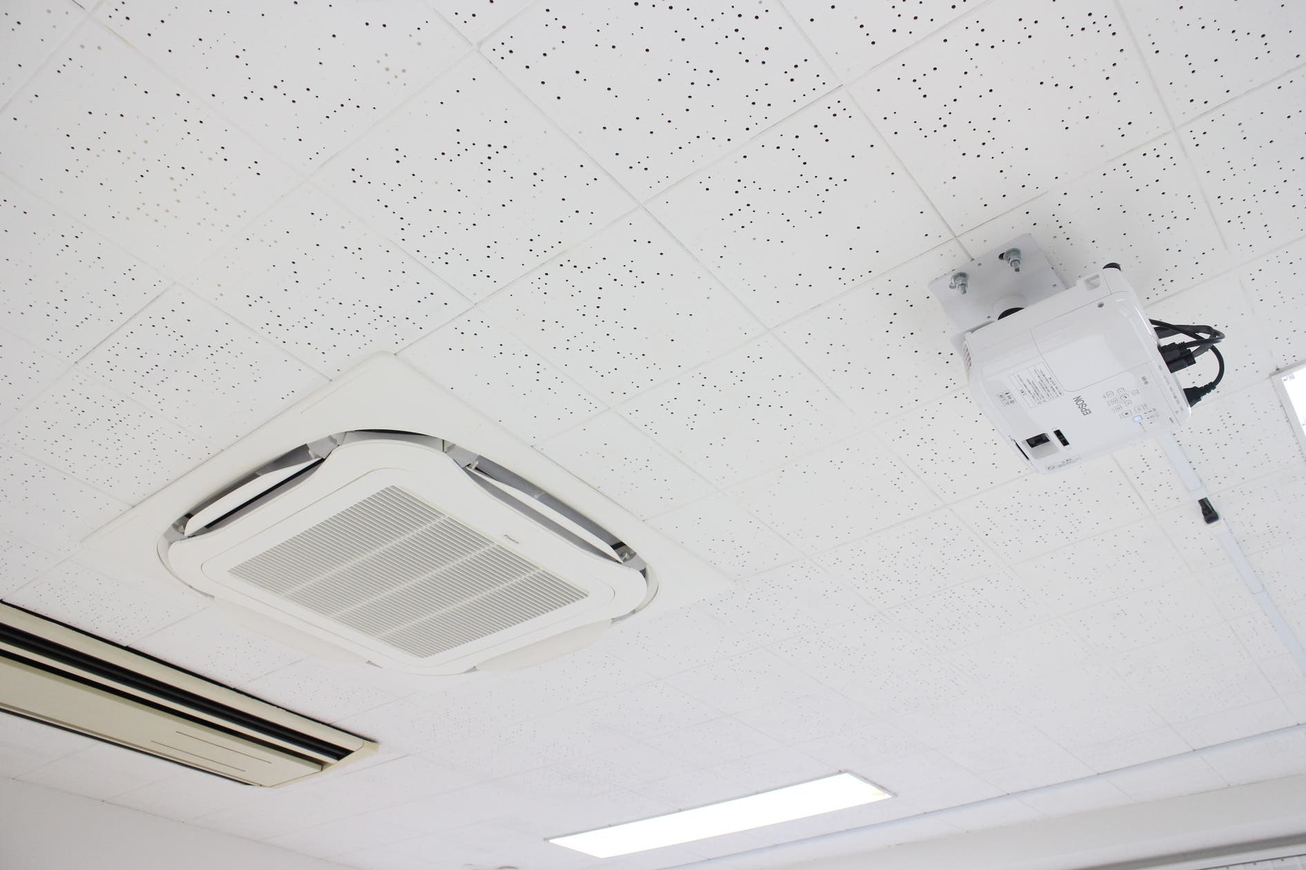 プロジェクターの画像1