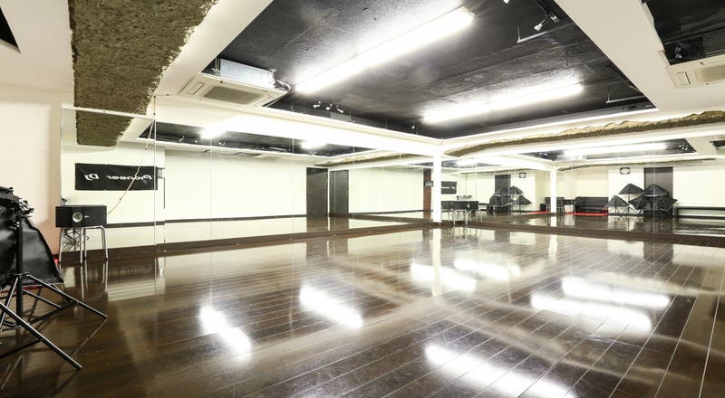 難波神社近く！アクセス便利！ダンス・ヨガ・撮影など多用途に利用可能なスタジオ♪