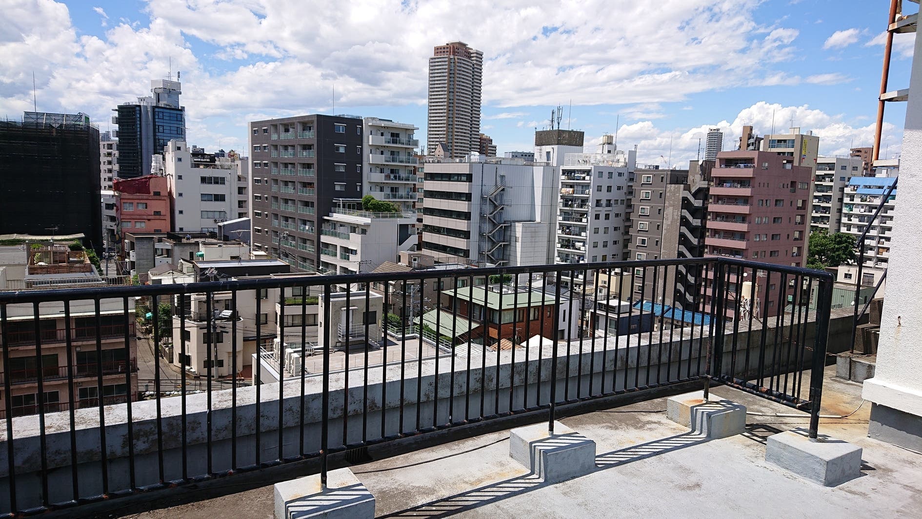 新宿区　四谷　荒木町屋上　撮影に絶好の立地です。商用撮影、個人撮影、コスプレ撮影にも最適の写真11