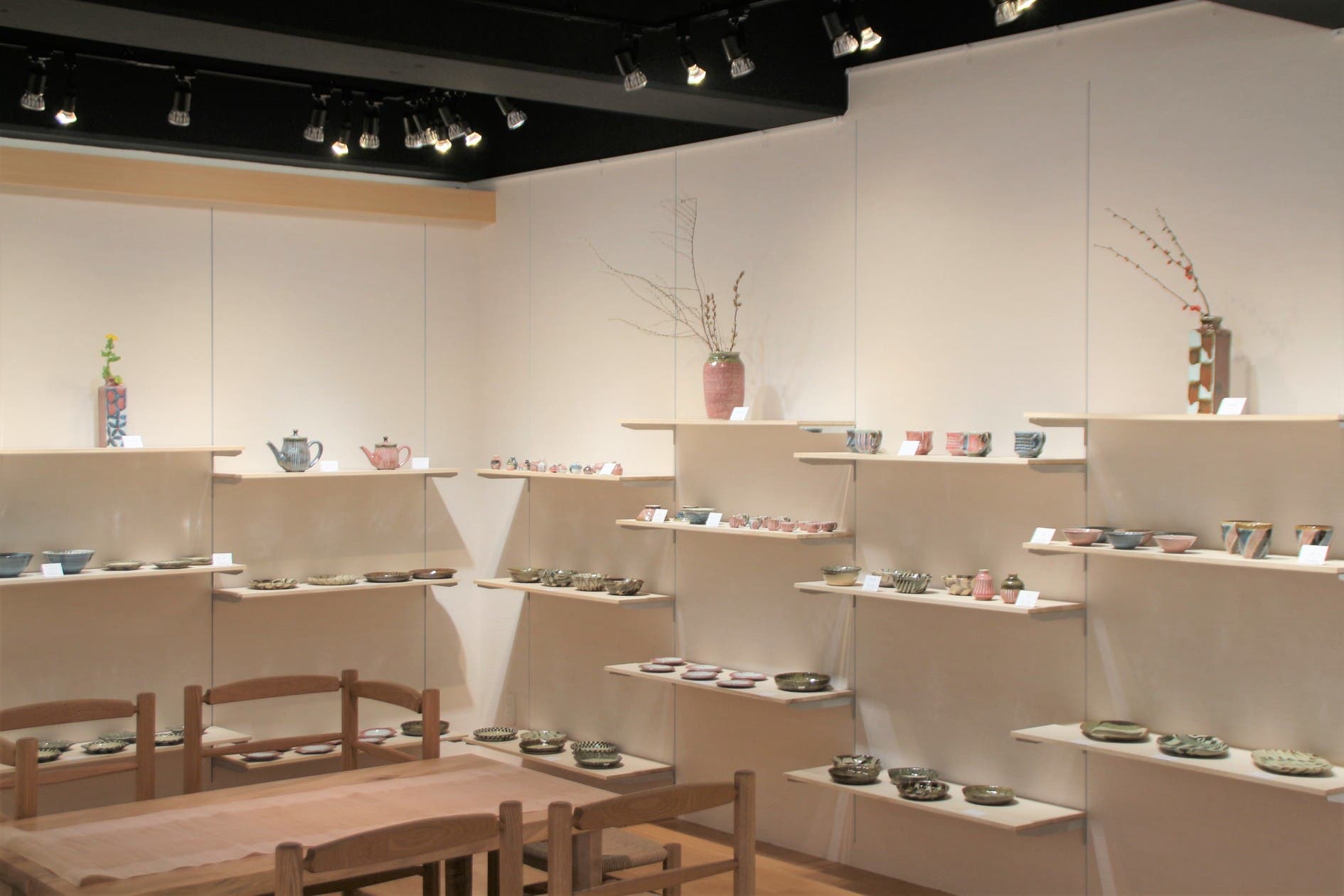 京都東山にある和モダンのギャラリーです。平面作品や工芸作品の展示が可能です。の写真5