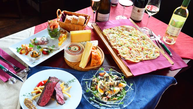 神戸・三宮一等地のフレンチバルを丸々貸し切り!プロジェクターやマイクも完備!の写真4