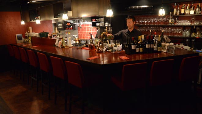 神戸・三宮一等地のフレンチバルを丸々貸し切り!プロジェクターやマイクも完備!の写真8