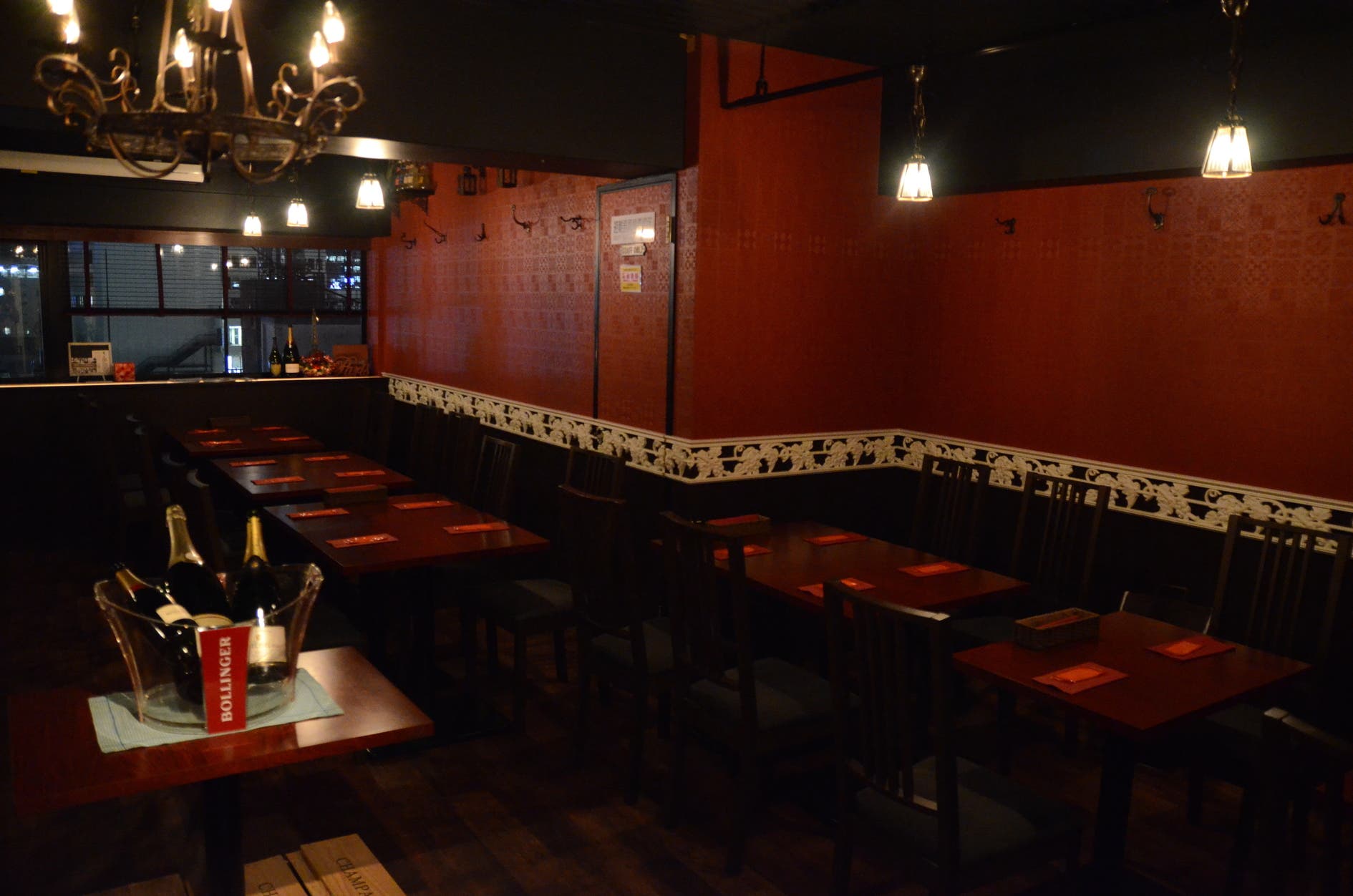 神戸・三宮一等地のフレンチバルを丸々貸し切り！プロジェクターやマイクも完備！の写真10