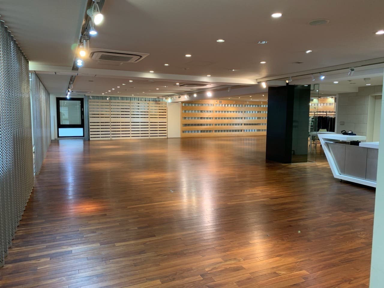 【中目黒駅8分】展示会やクローズドなイベントに適した210㎡の大型スペースの写真7