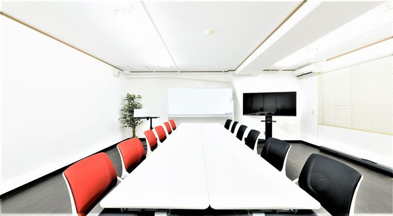 【地下鉄御堂筋線本町駅１分】 エレベーター完備！会場内設備無料！会議打ち合わせ、研修、面談、面接、セミナー貸会議室ラミKelly