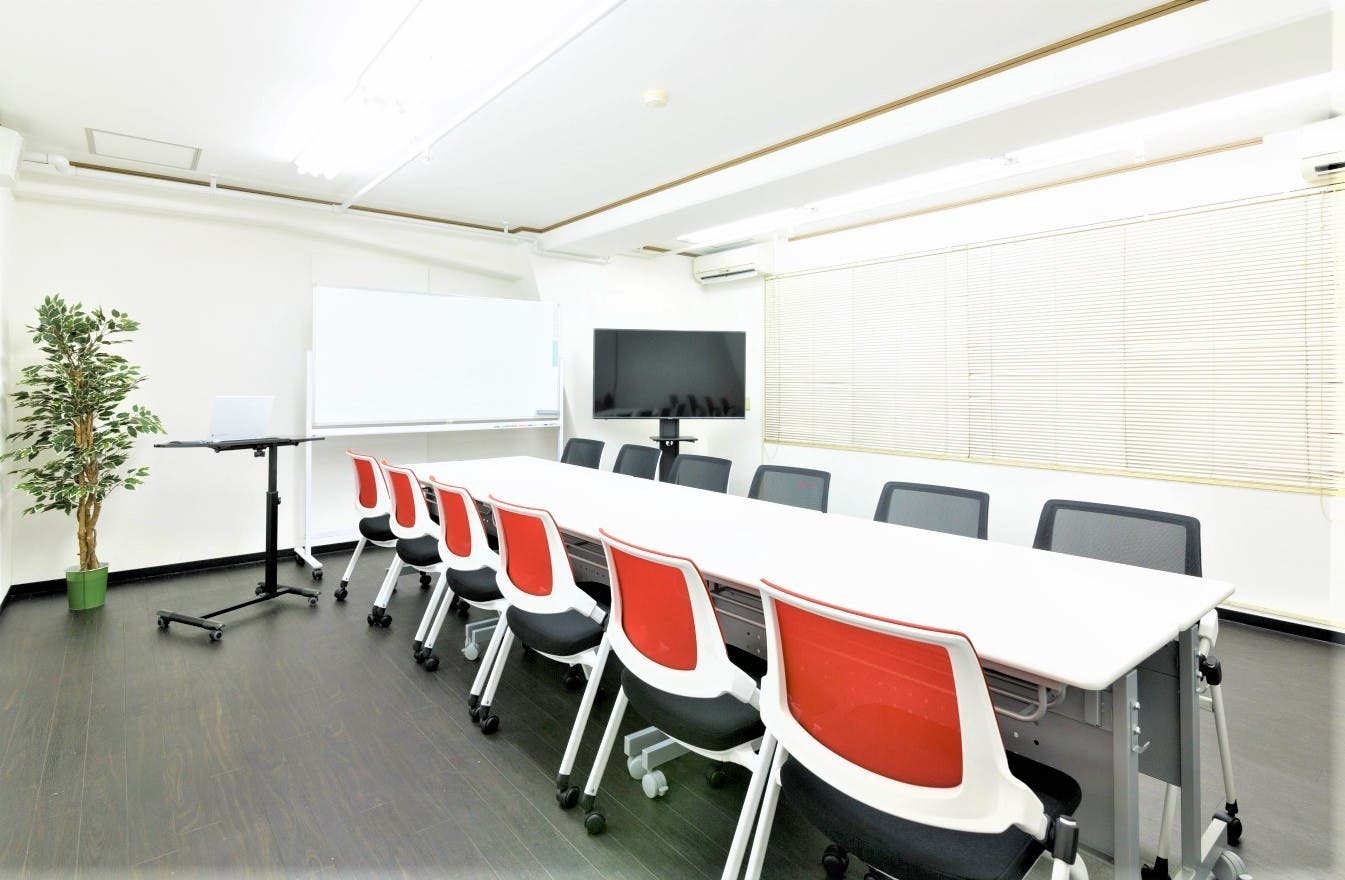 【地下鉄御堂筋線本町駅１分】 エレベーター完備！会場内設備無料！会議打ち合わせ、研修、面談、面接、セミナー貸会議室ラミKellyの写真3