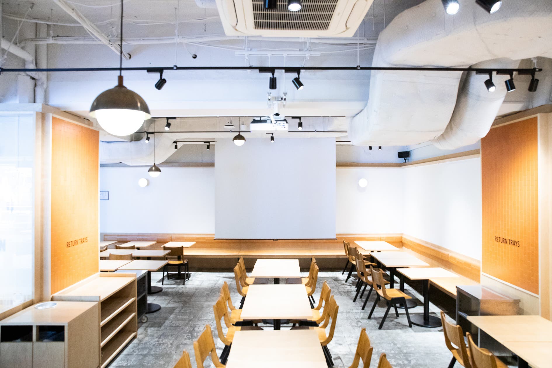 【24時間レンタル可!】最大150人収容　230㎡のゆったりカフェ空間を貸切に！！LIFULL Tableの写真6