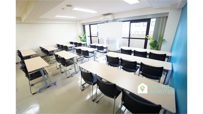 <ブラウ会議室>32名収容🪑仙台駅徒歩5分🚃Wi-Fi📶プロジェクター🎥会議/セミナー/研修/ワークショップの写真3