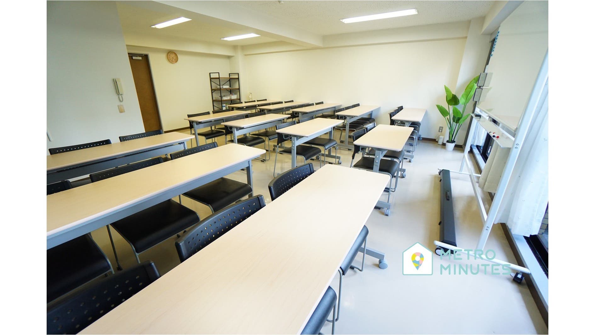 ＜ブラウ会議室＞32名収容🪑仙台駅徒歩5分🚃Wi-Fi📶プロジェクター🎥会議/セミナー/研修/ワークショップの写真6